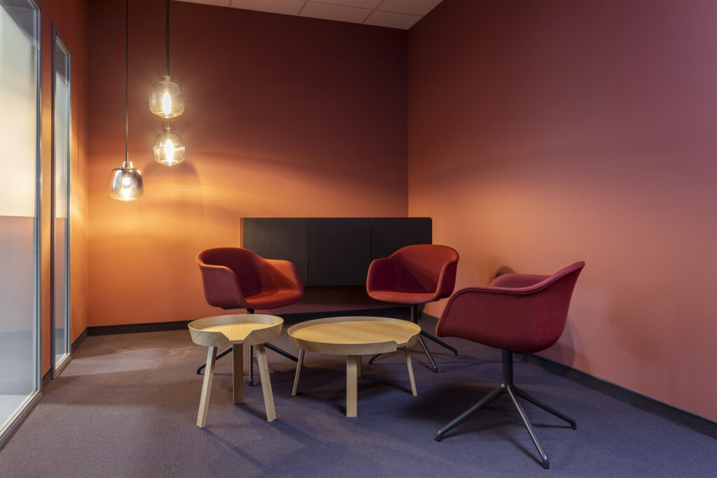 Colour sounds for high-end audio